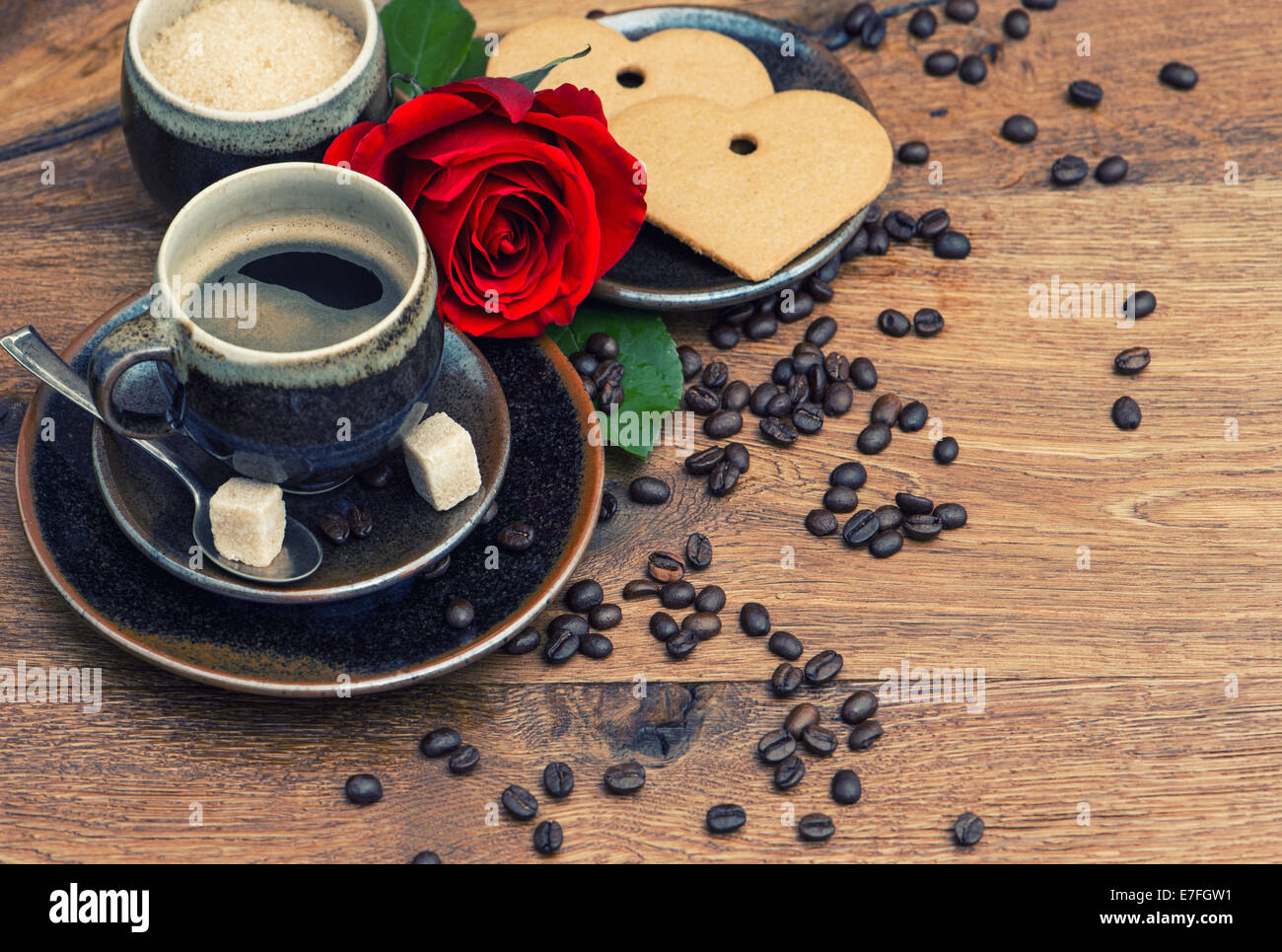 Red roses cake hi-res stock photography and images - Alamy