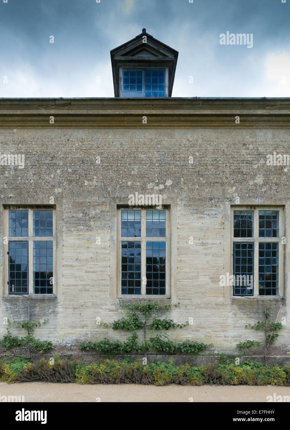 Mullion windows hi-res stock photography and images - Alamy