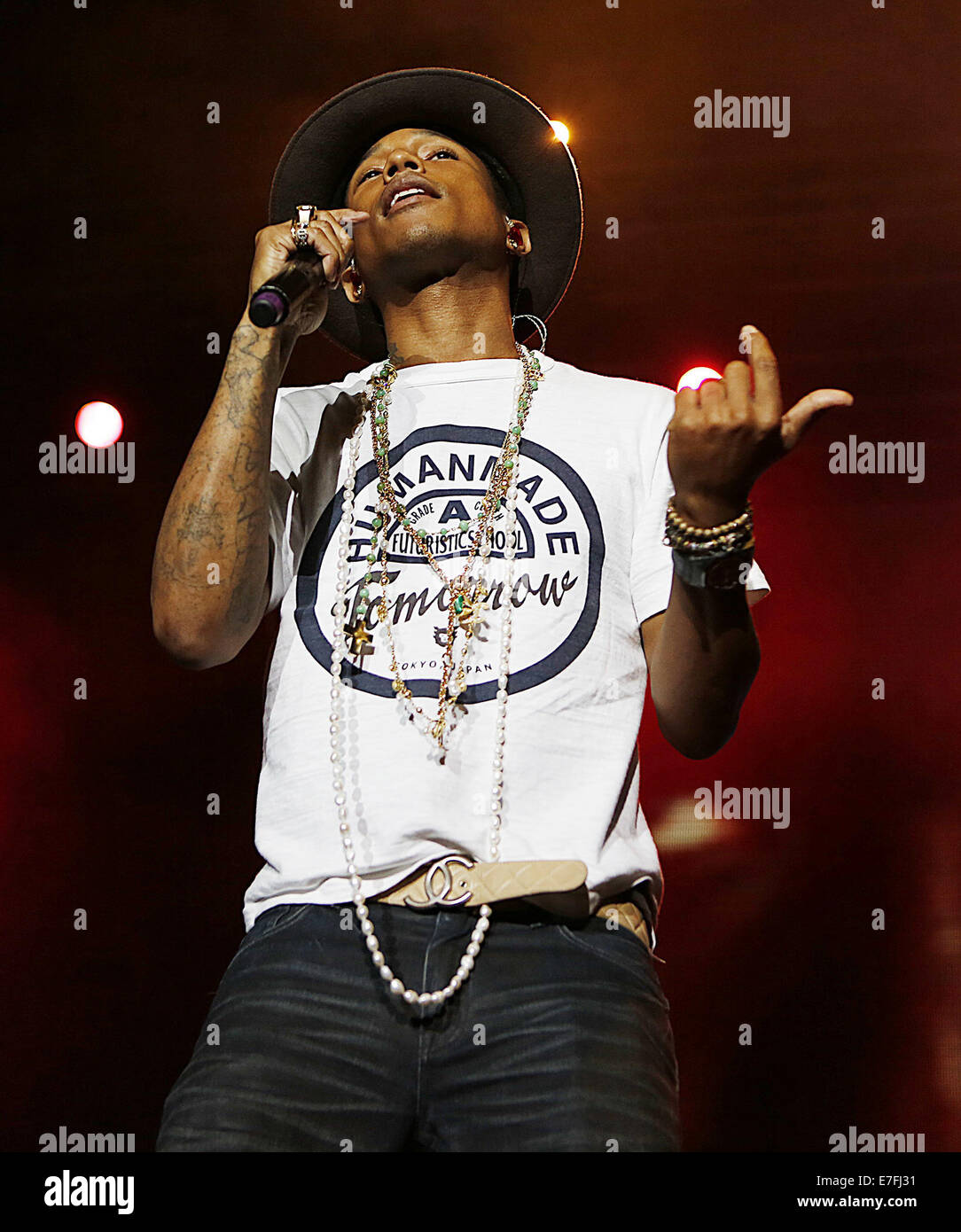 Challenge concert hi-res stock photography and images - Alamy