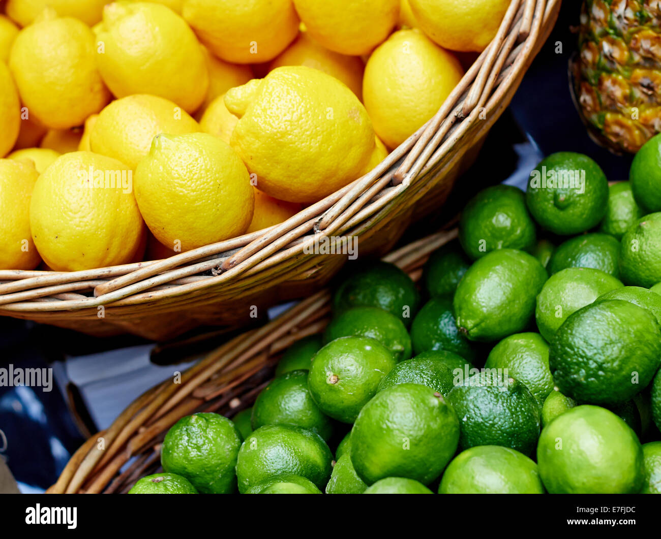 Green limes in supermarket basket hi-res stock photography and images ...