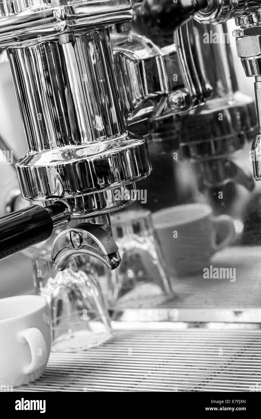 Coffee beans in shop Black and White Stock Photos & Images - Alamy