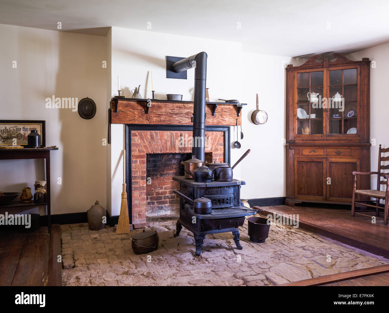 Civil war house interior hi-res stock photography and images - Alamy