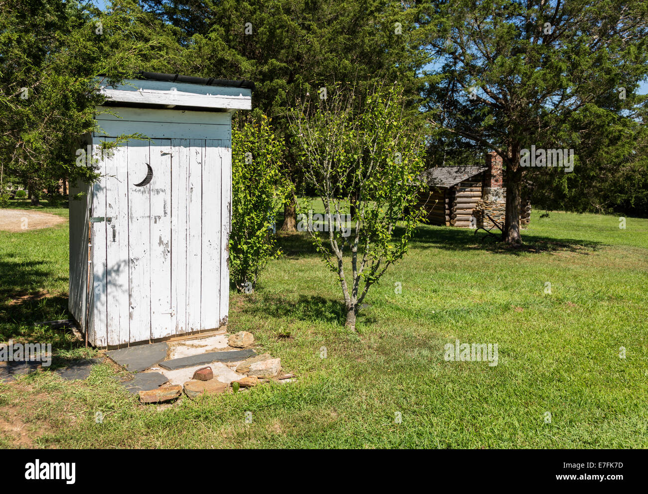 Old privy outhouse hi-res stock photography and images - Alamy