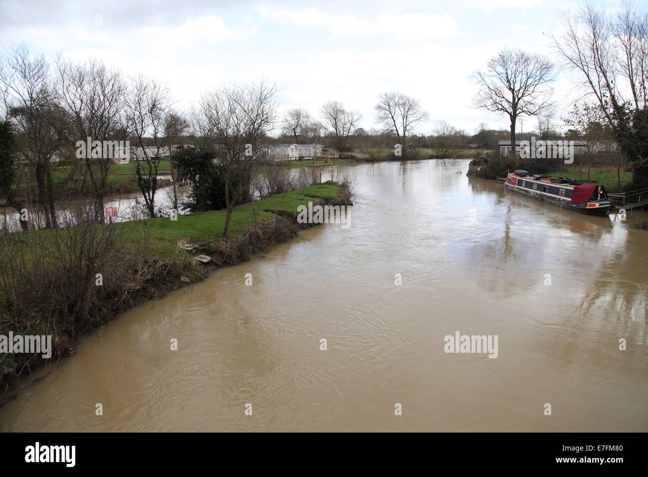 The river avon at Welford on Avon, Warwickshire, from the Binton Bridge ...