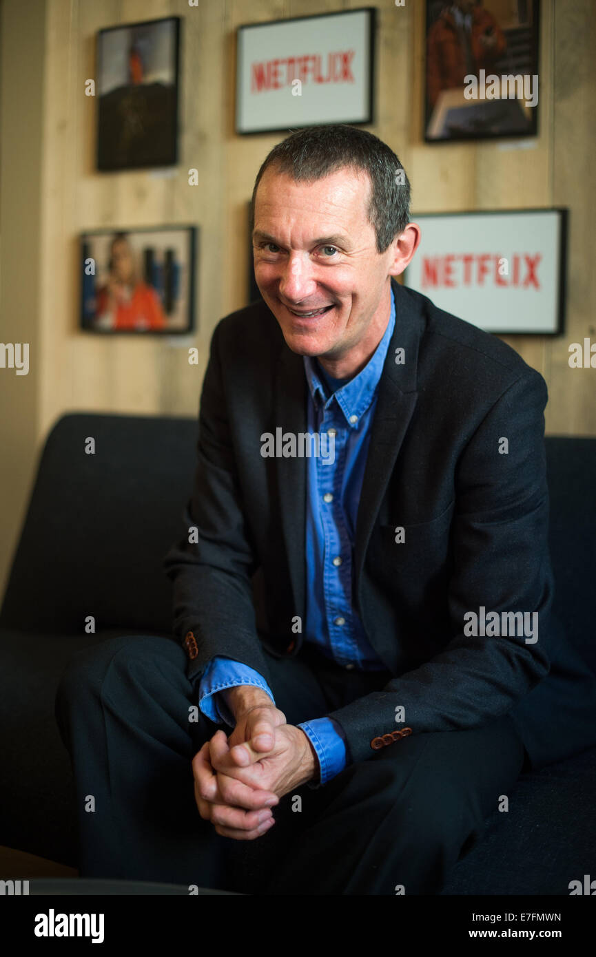 Monthly subscription hi-res stock photography and images - Alamy