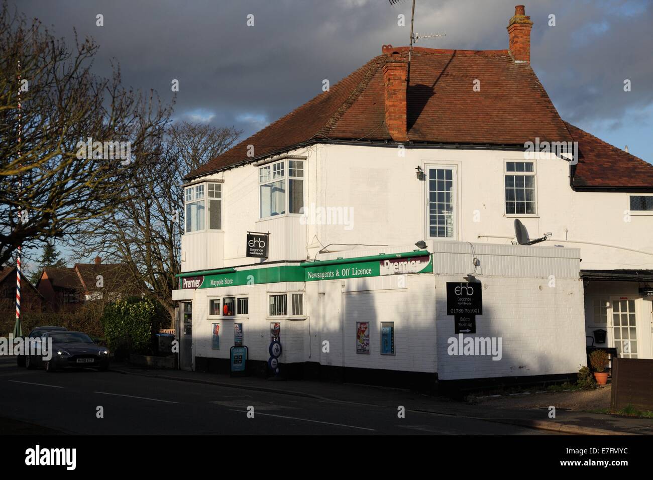 Maypole Stores, a village shop in Welford on Avon, Warwickshire Stock ...