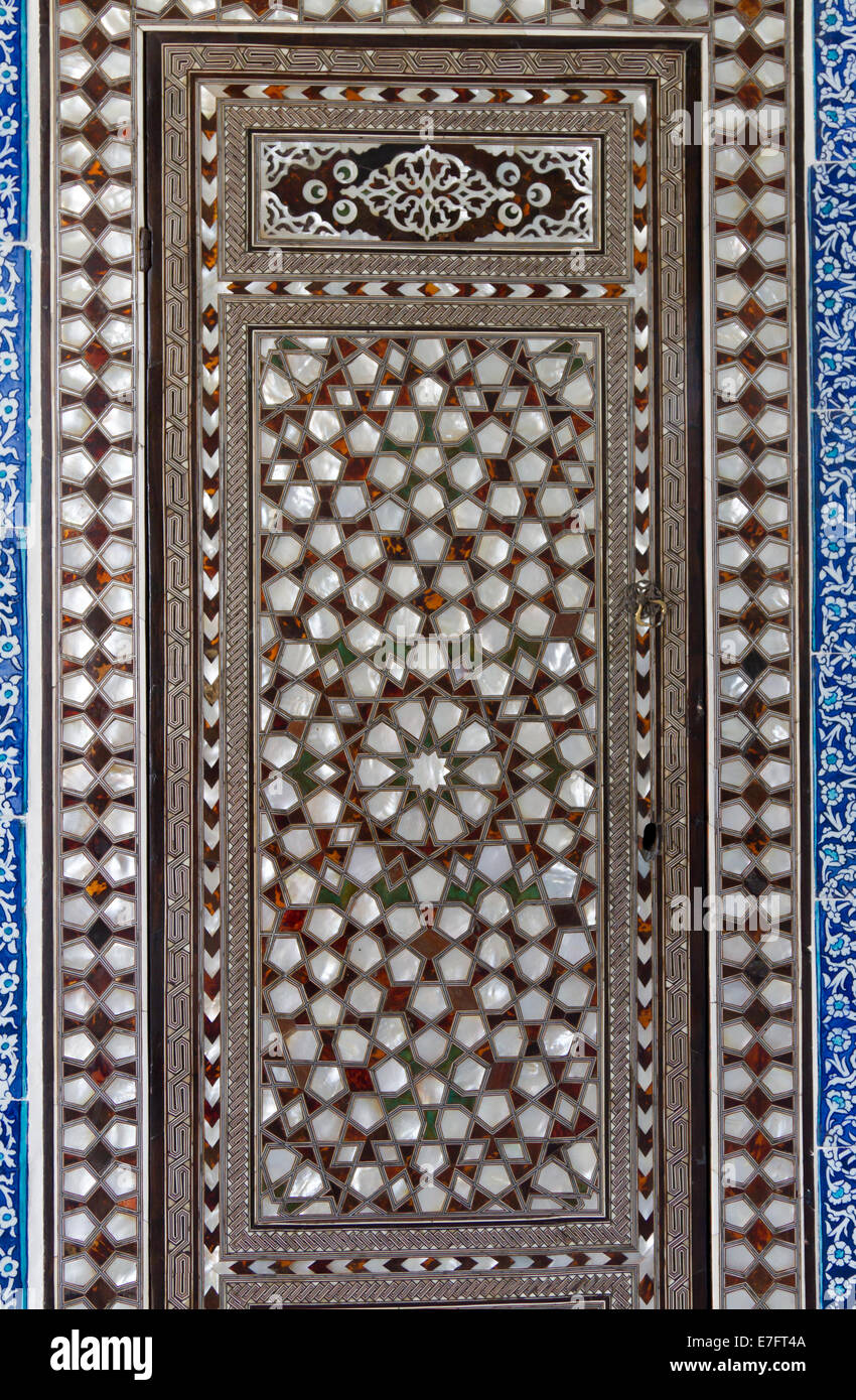 Mother of pearl door hi-res stock photography and images - Alamy