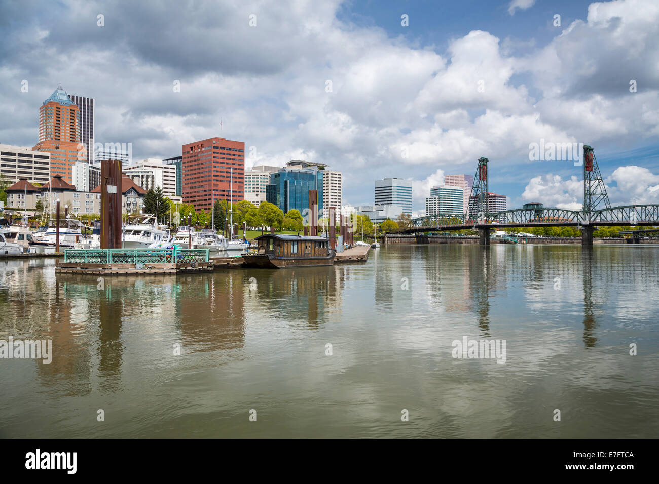 The city skyline and the Hawthorne Bridge over the Willamette River in ...