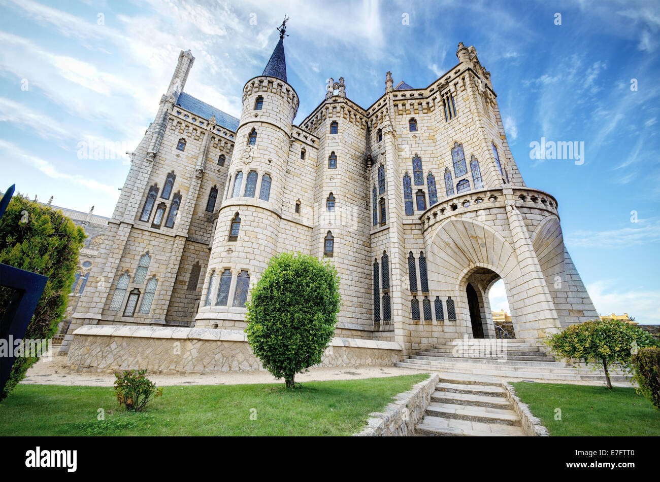 Gaudí castle astorga castilla león hi-res stock photography and images ...