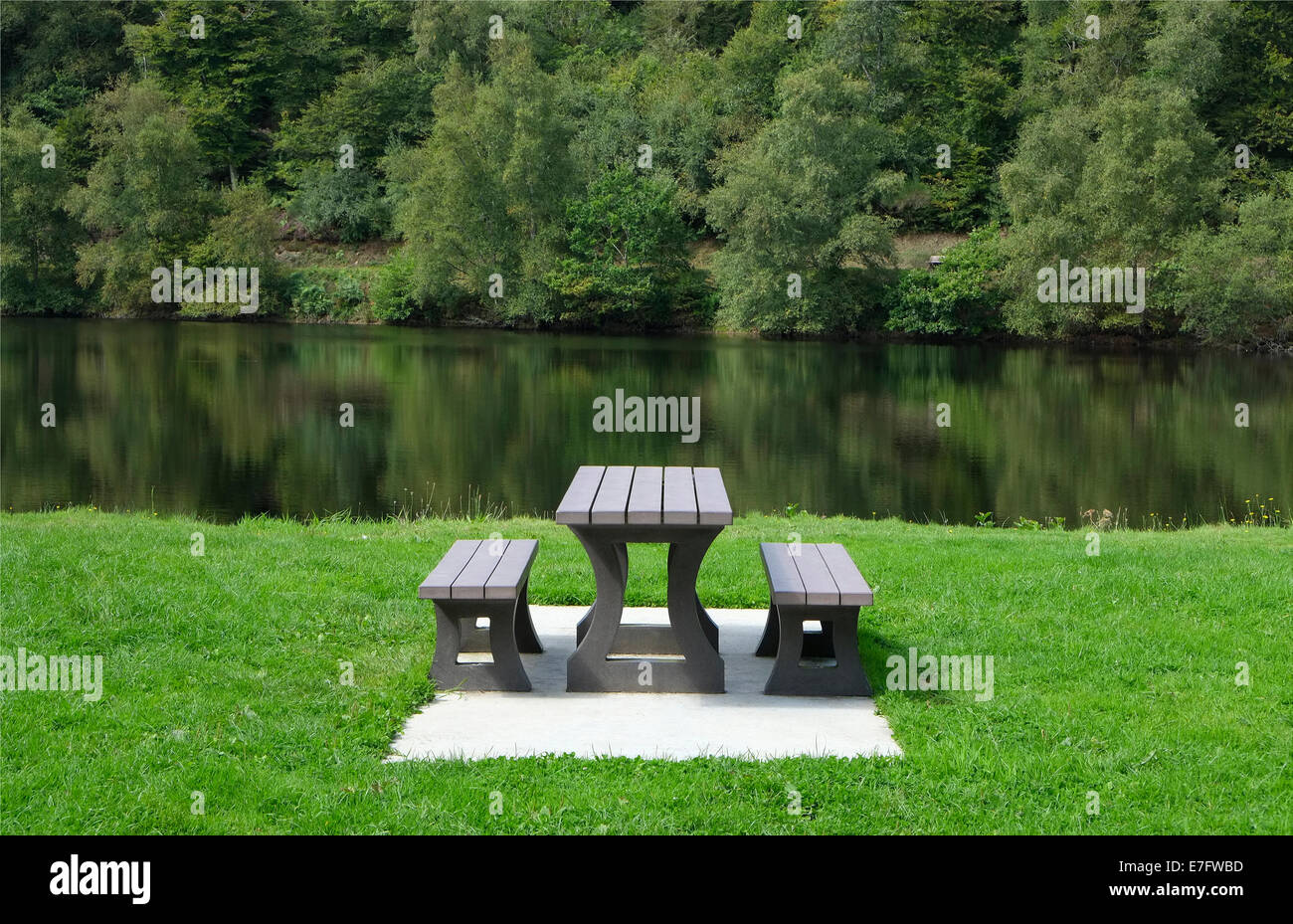 Picnic table lake in hi-res stock photography and images - Alamy