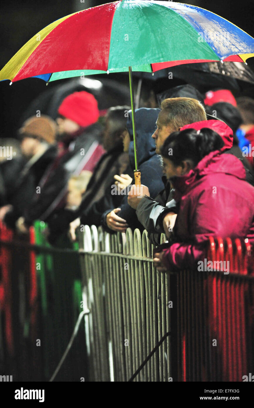 Rugby supporters hi-res stock photography and images - Alamy