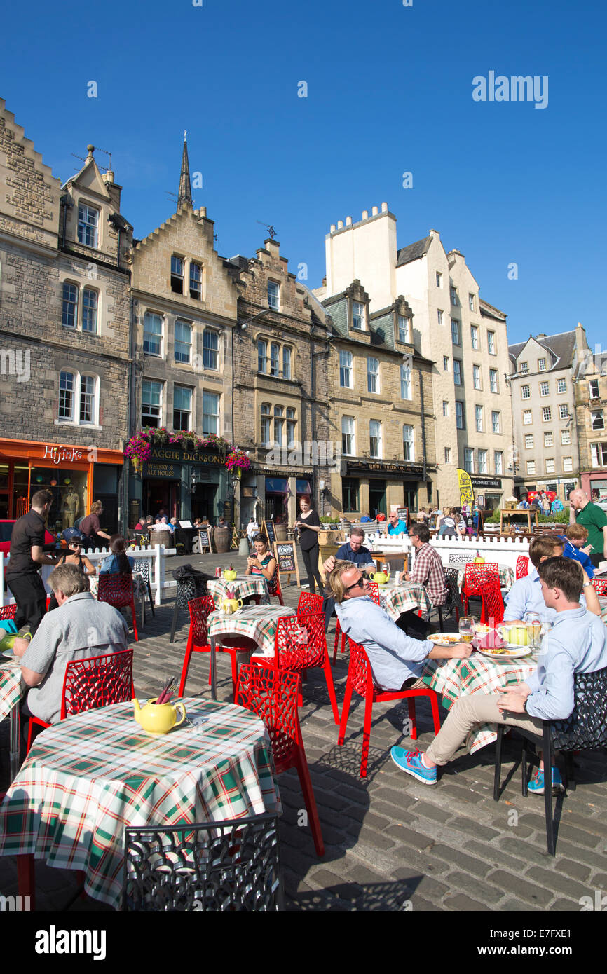 Grassmarket, historic market place in the Old Town of Edinburgh ...