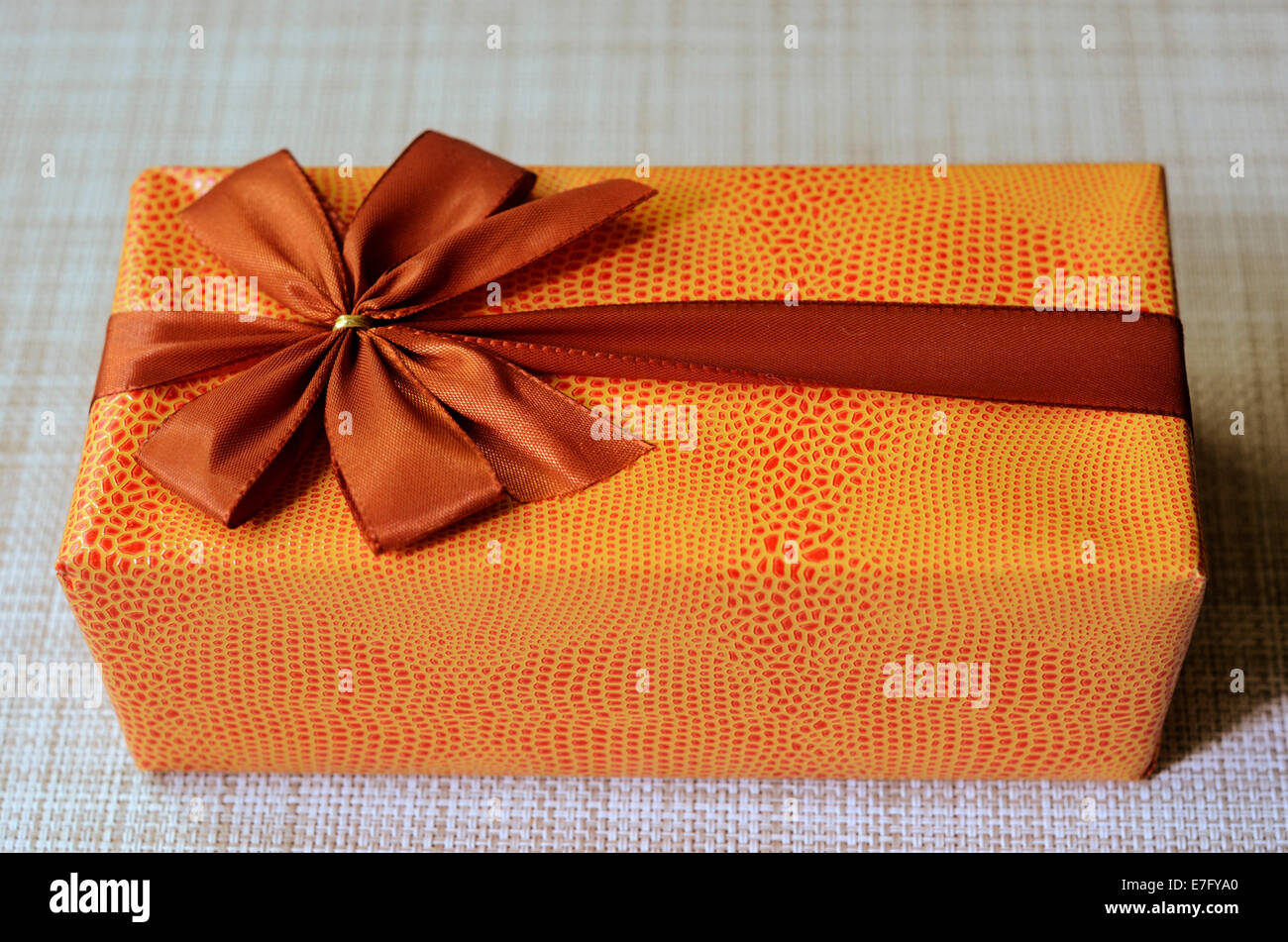 beautifully decorated gift box with bow, horizontal Stock Photo - Alamy