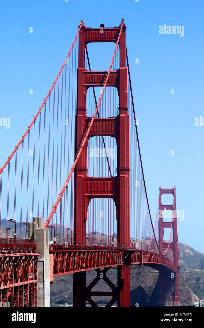 Golden gate metal bridge hi-res stock photography and images - Alamy