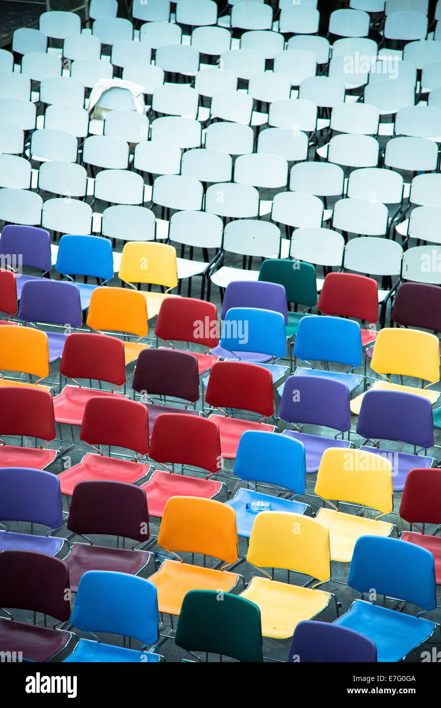 Rows empty seats in theater hi-res stock photography and images - Alamy