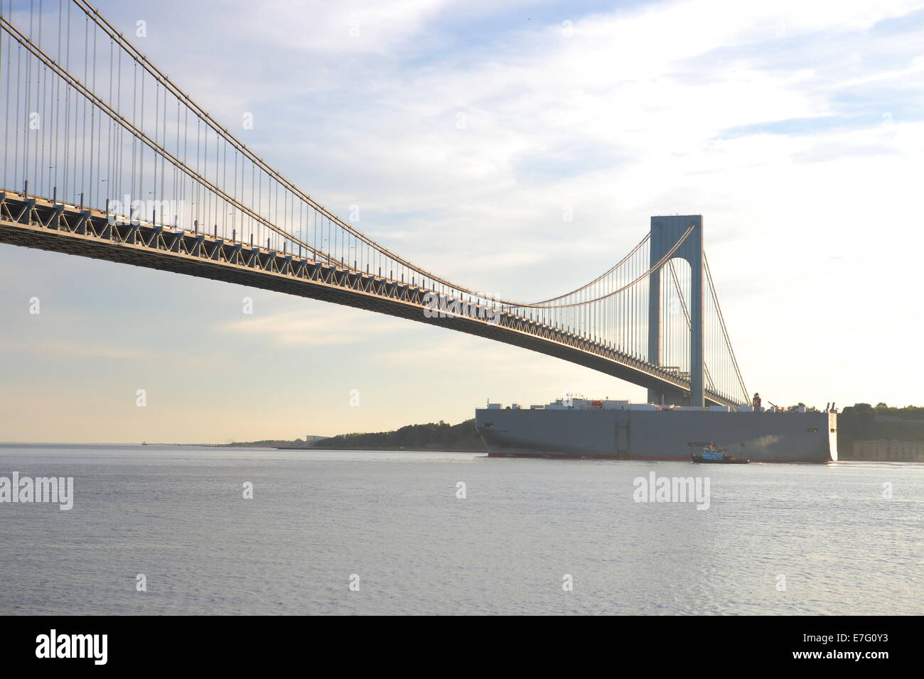 Cargo ship under bay bridge hi-res stock photography and images - Alamy
