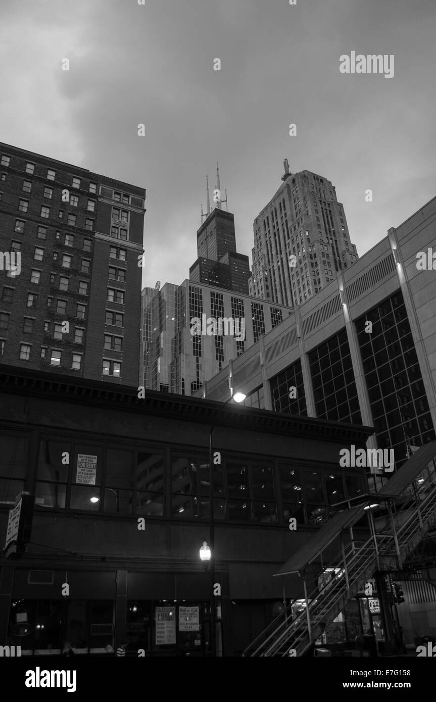 Chicago architecture black and white hi-res stock photography and ...