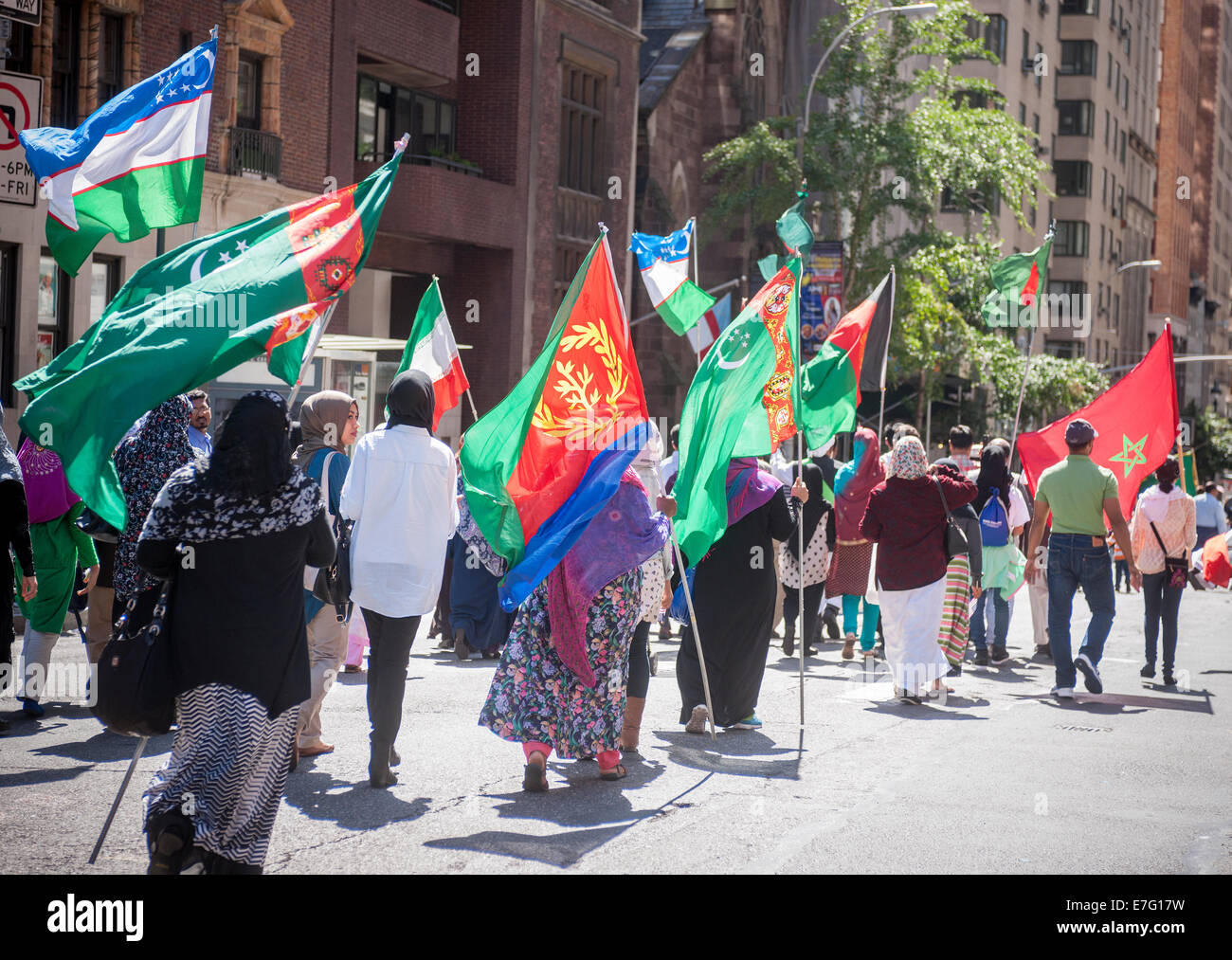 Muslims from the tri-state area gather on Madison Avenue in New York ...