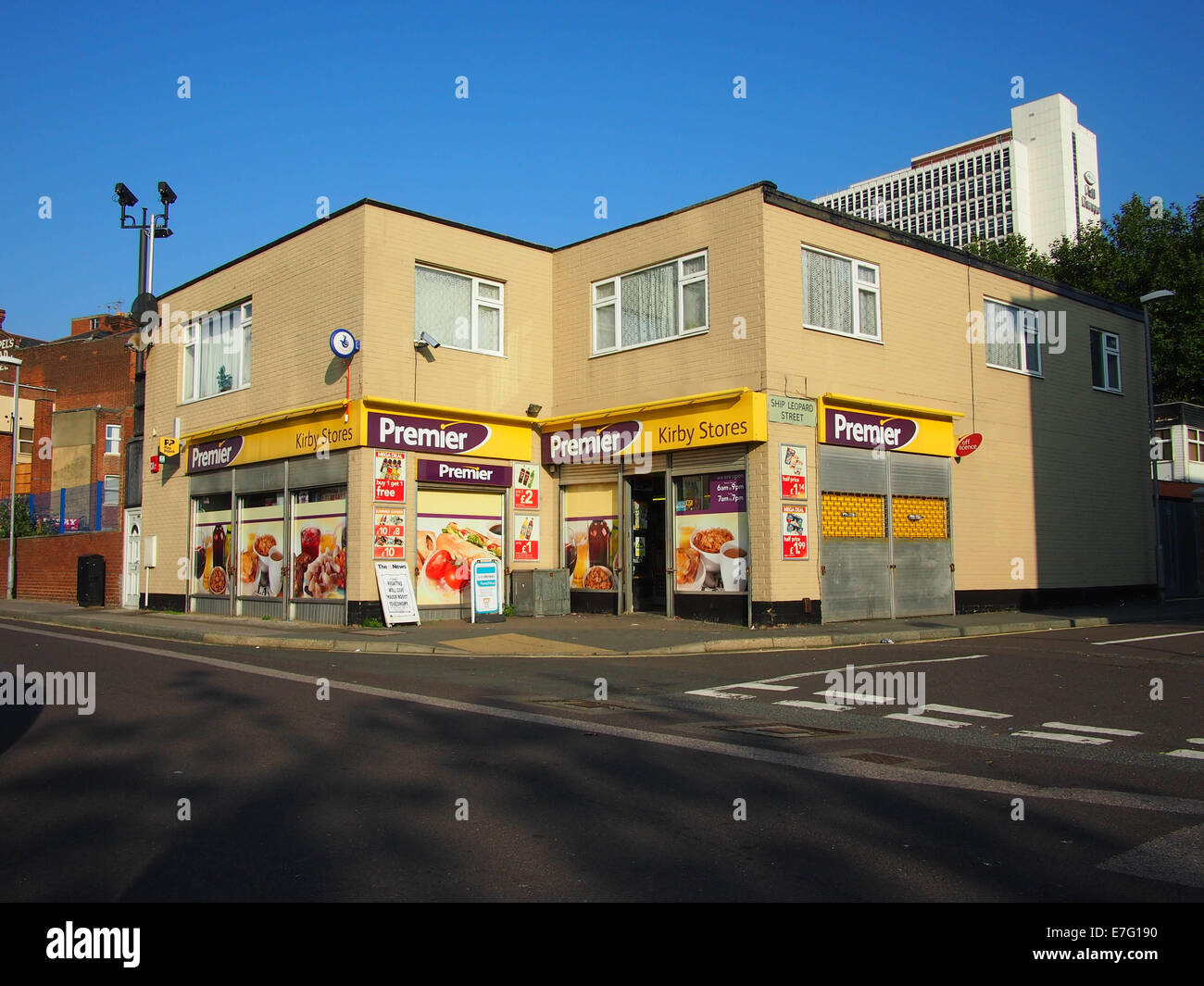The premier corner shop hi-res stock photography and images - Alamy