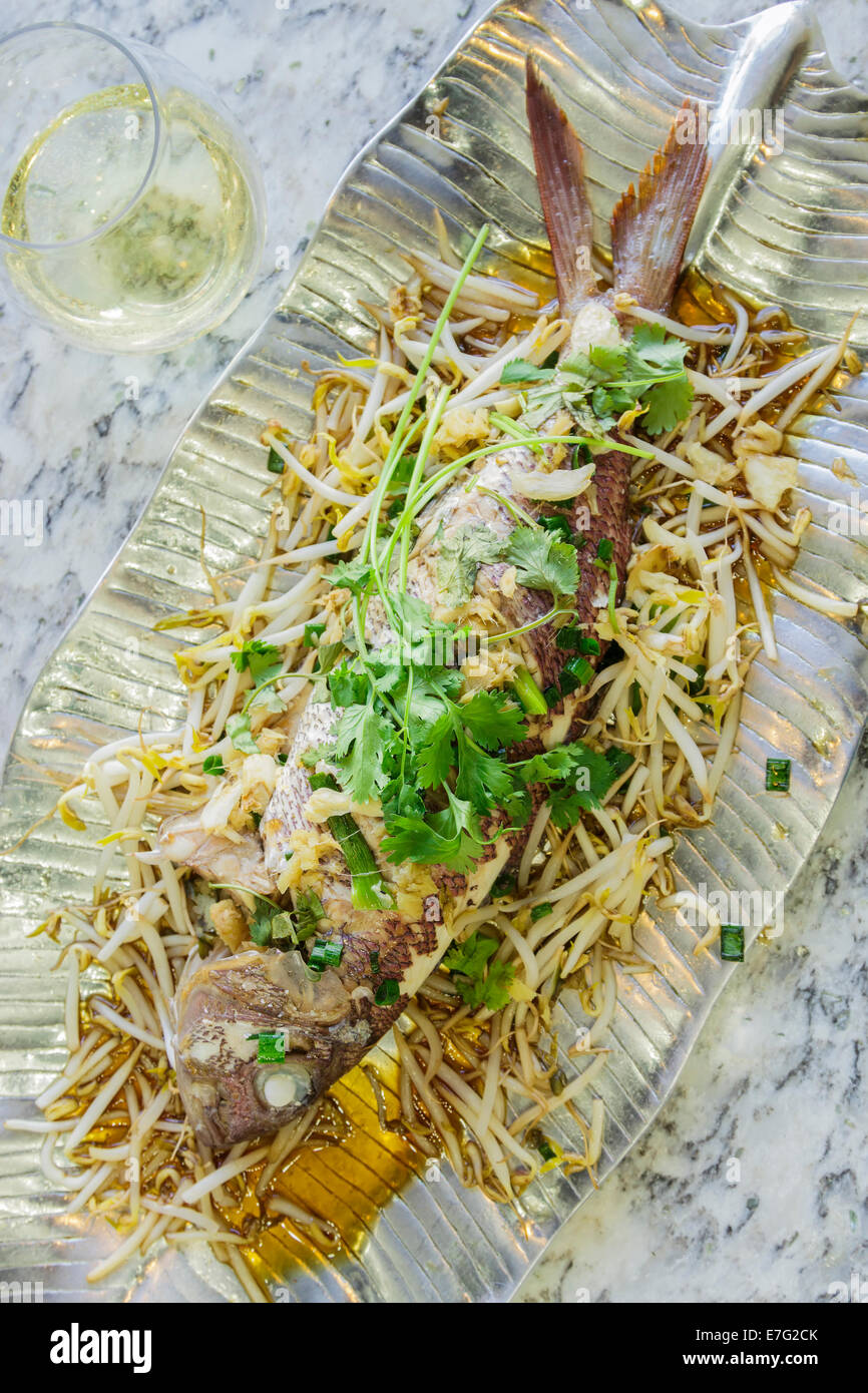 Opakapaka hawaii fish hi-res stock photography and images - Alamy