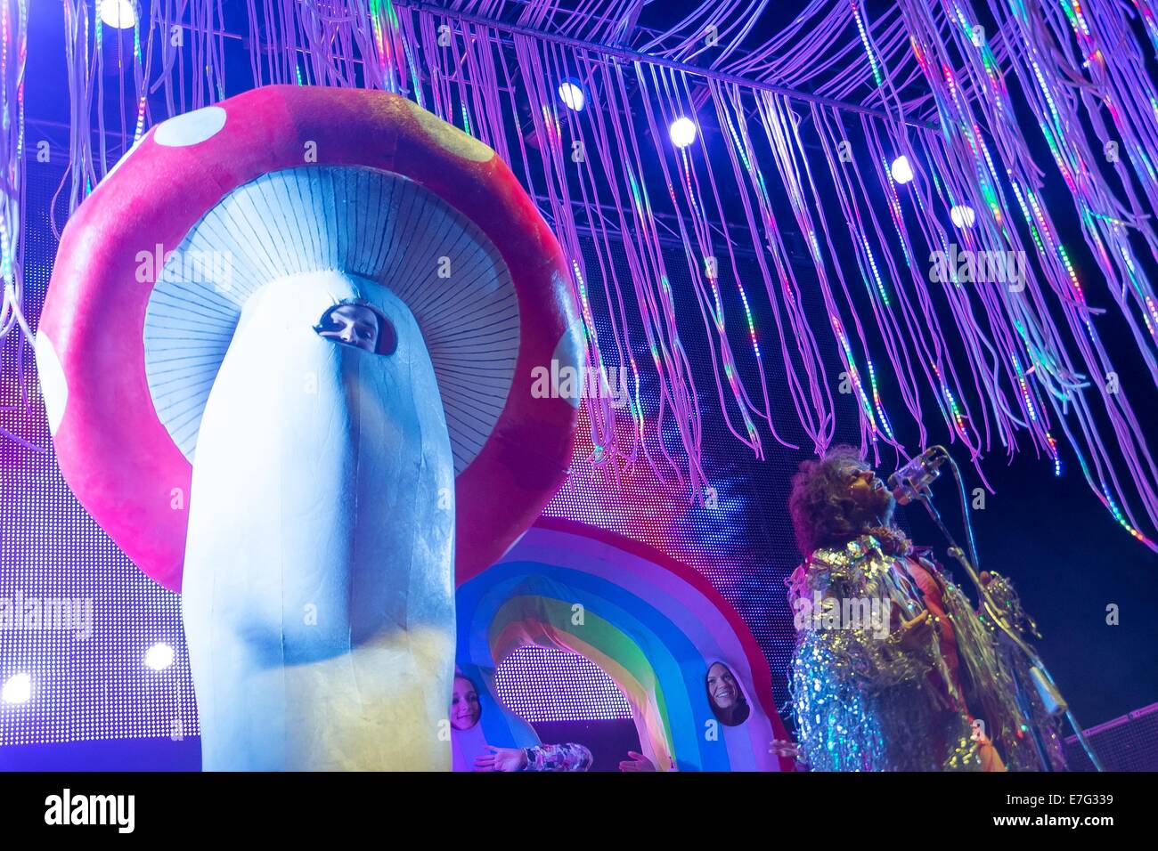 Chicago, IL, USA. 13th Sep, 2014. WAYNE COYNE of Flaming Lips performs ...
