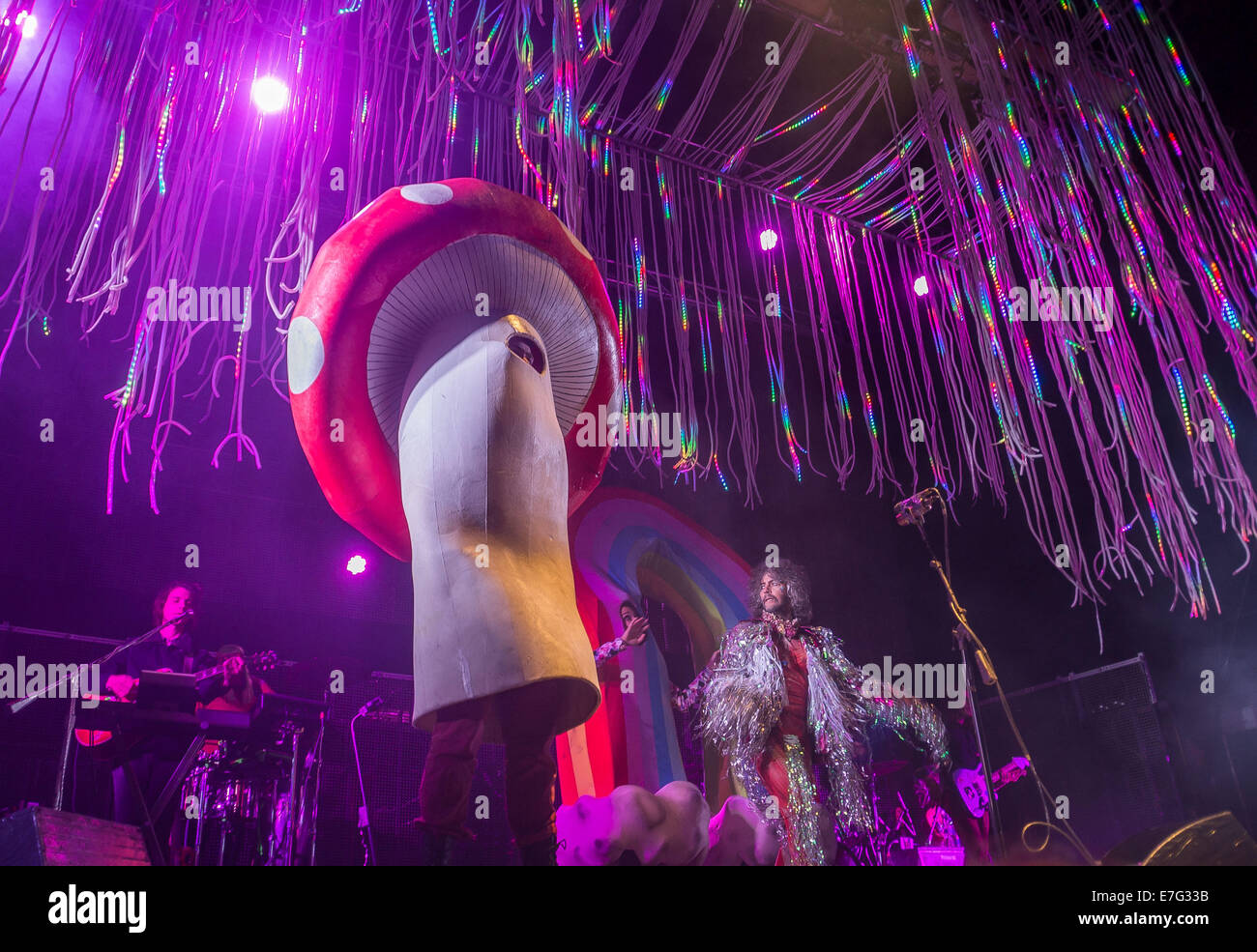 Chicago, IL, USA. 13th Sep, 2014. WAYNE COYNE of Flaming Lips performs ...