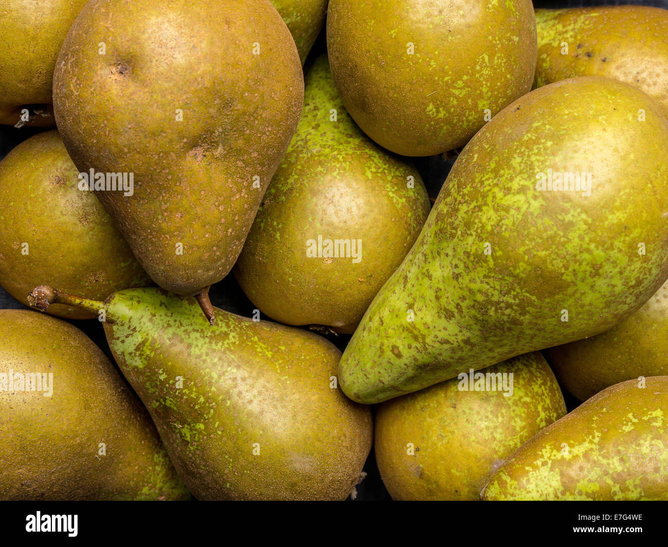 Pile of fruit hi-res stock photography and images - Alamy