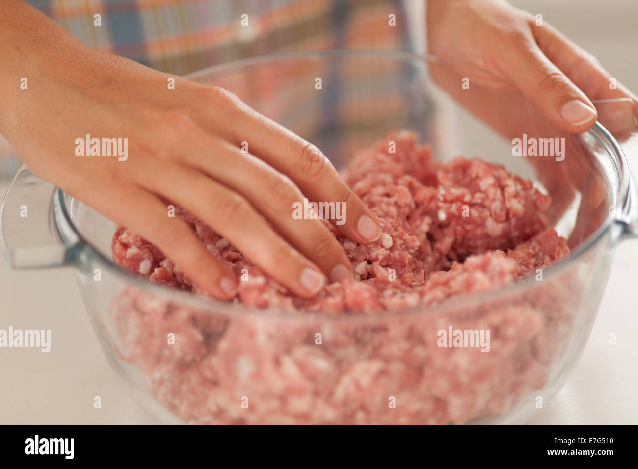 Cook woman meat hi-res stock photography and images - Alamy