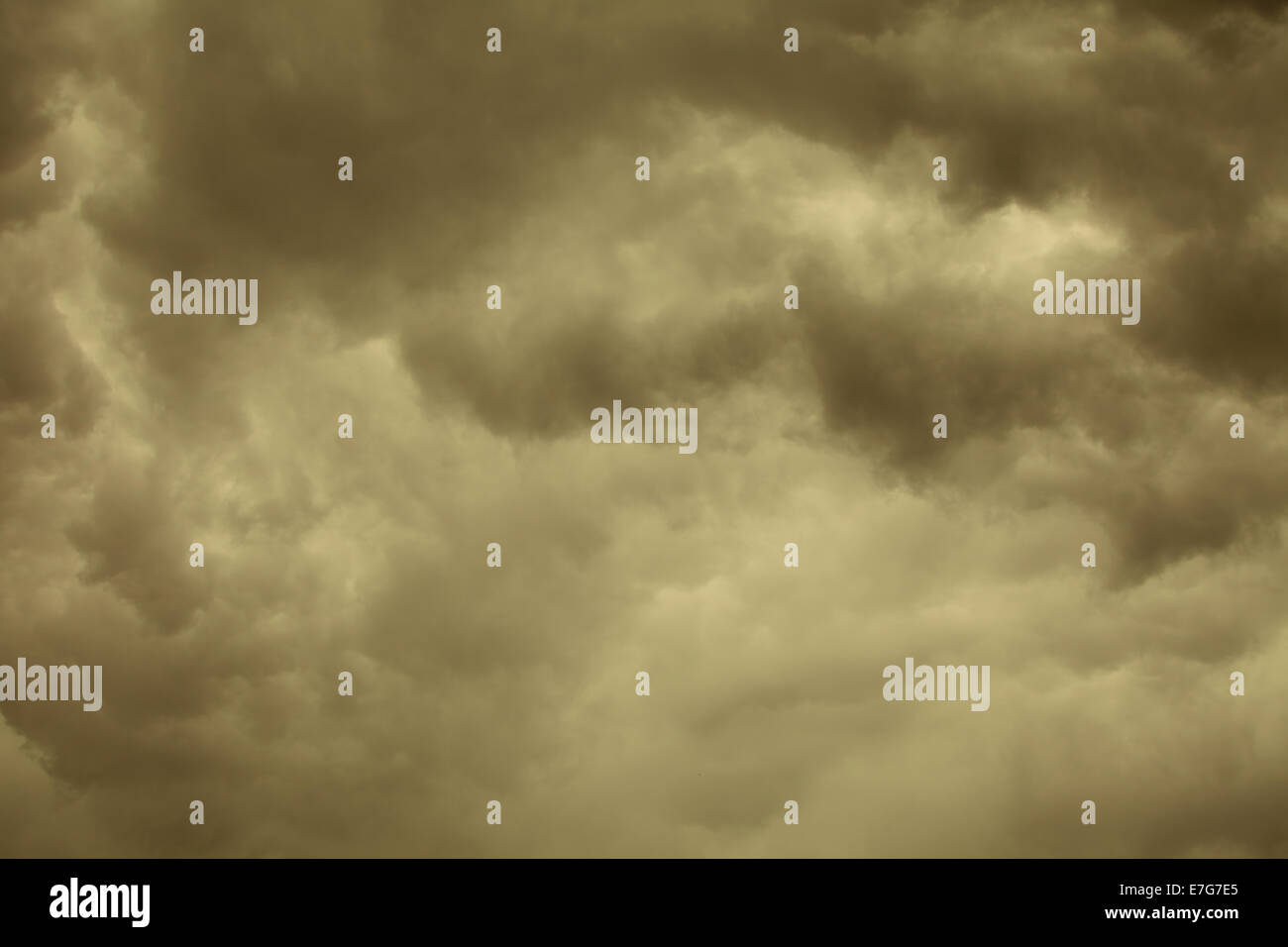 Dramatic cloudscape. Dark stormy clouds covering the sky as nature ...