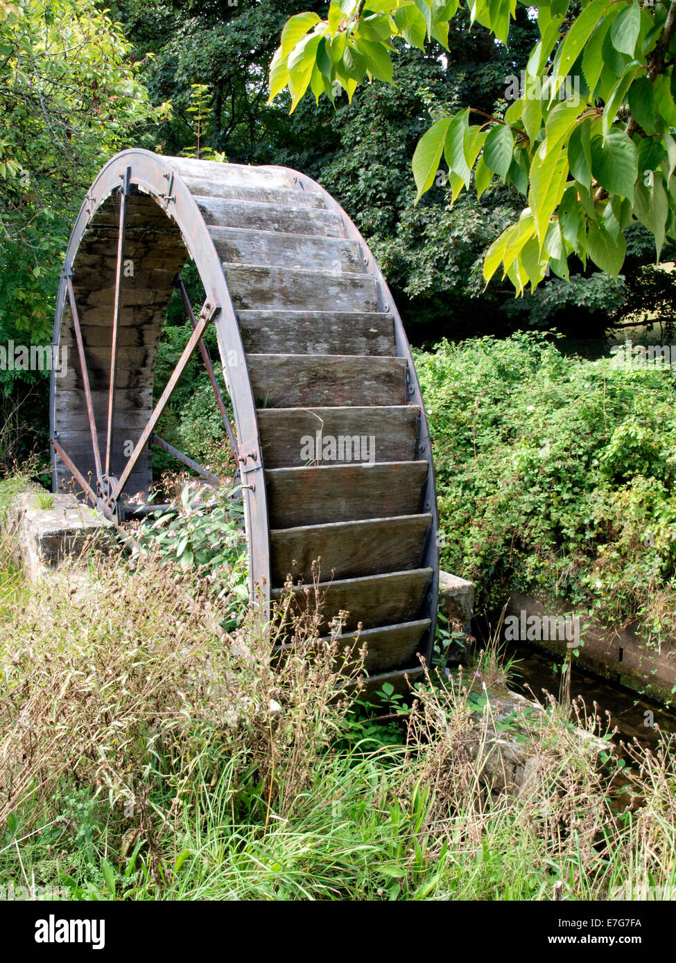 Old water wheel hi-res stock photography and images - Alamy