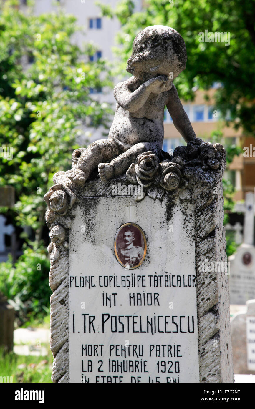 Bucharest bellu cemetery hi-res stock photography and images - Alamy