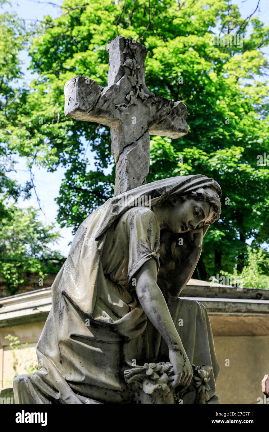 Bellu Cemetery, Bucharest, Romania Stock Photo - Alamy