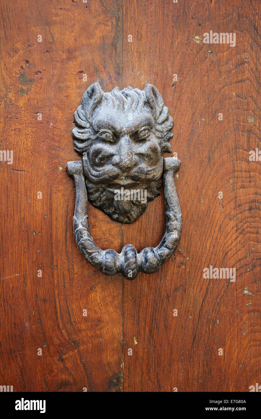 Brass and wood doors hi-res stock photography and images - Alamy