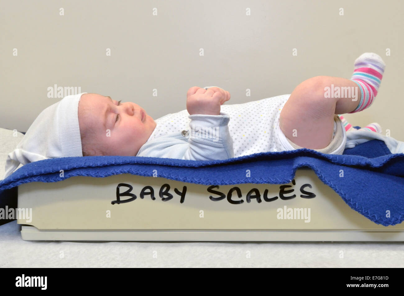 Baby Weight Scales Stock Photos & Baby Weight Scales Stock Images - Alamy