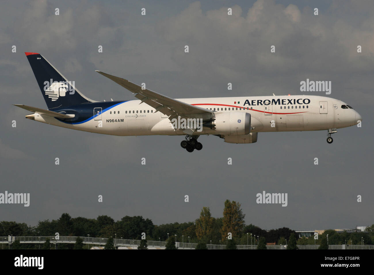 AEROMEXICO BOEING 787 Stock Photo - Alamy