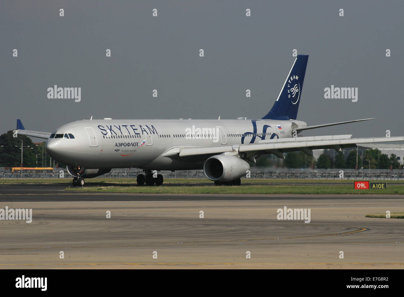 SKYTEAM AIRBUS A330 AEROFLOT RUSSIAN AIRLINES Stock Photo - Alamy