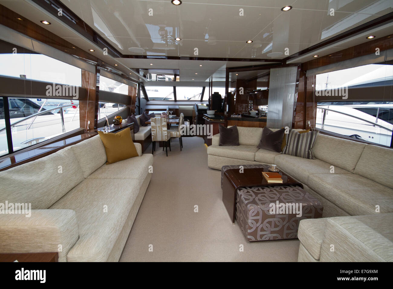 Princess show their luxury lounge and dining area onboard the 72 Stock ...