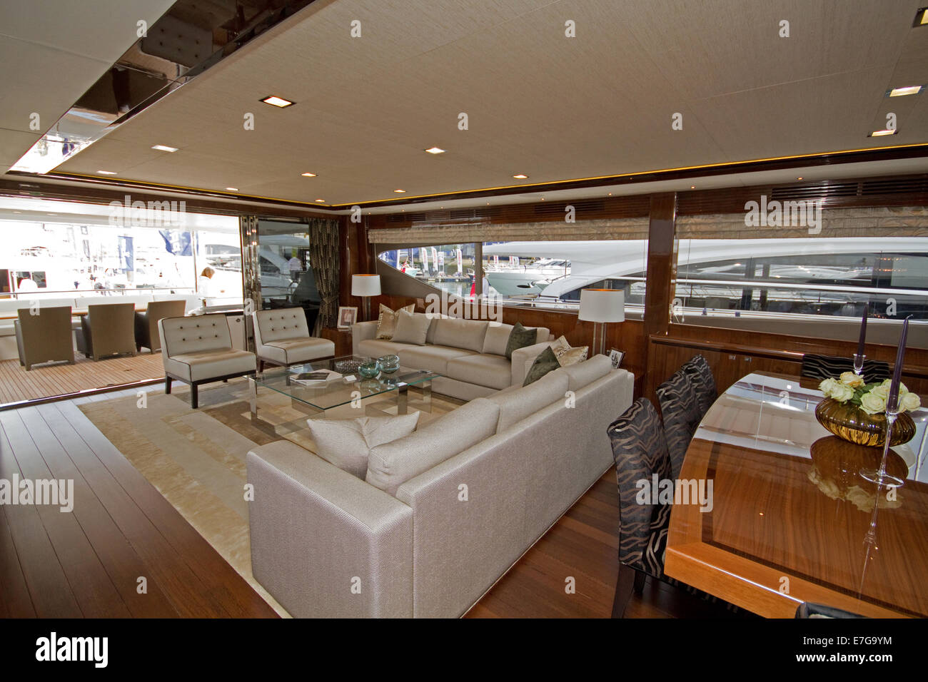 Princess show their luxury lounge area on board the 98 Stock Photo - Alamy