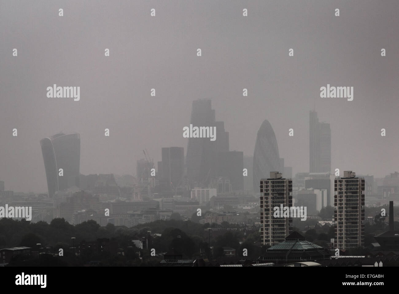 London, UK. 17th Sept, 2014. Heavy morning fog continues over the city ...