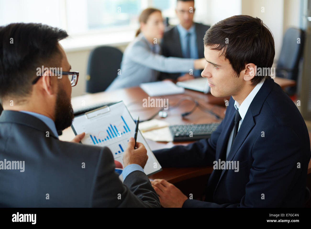 Explaining partner hi-res stock photography and images - Alamy