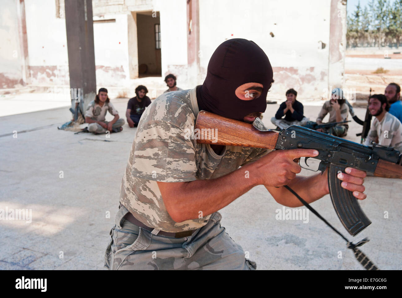 Al mujahideen hi-res stock photography and images - Alamy