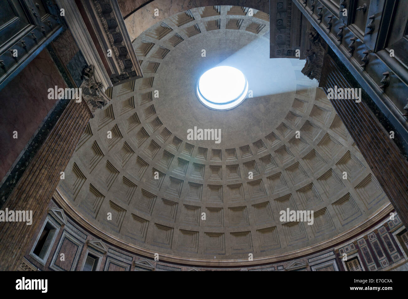 Romisches baudenkmal hi-res stock photography and images - Alamy