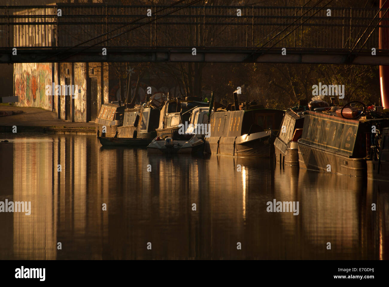 Boats on the Lee Navigation Canal Stock Photo - Alamy