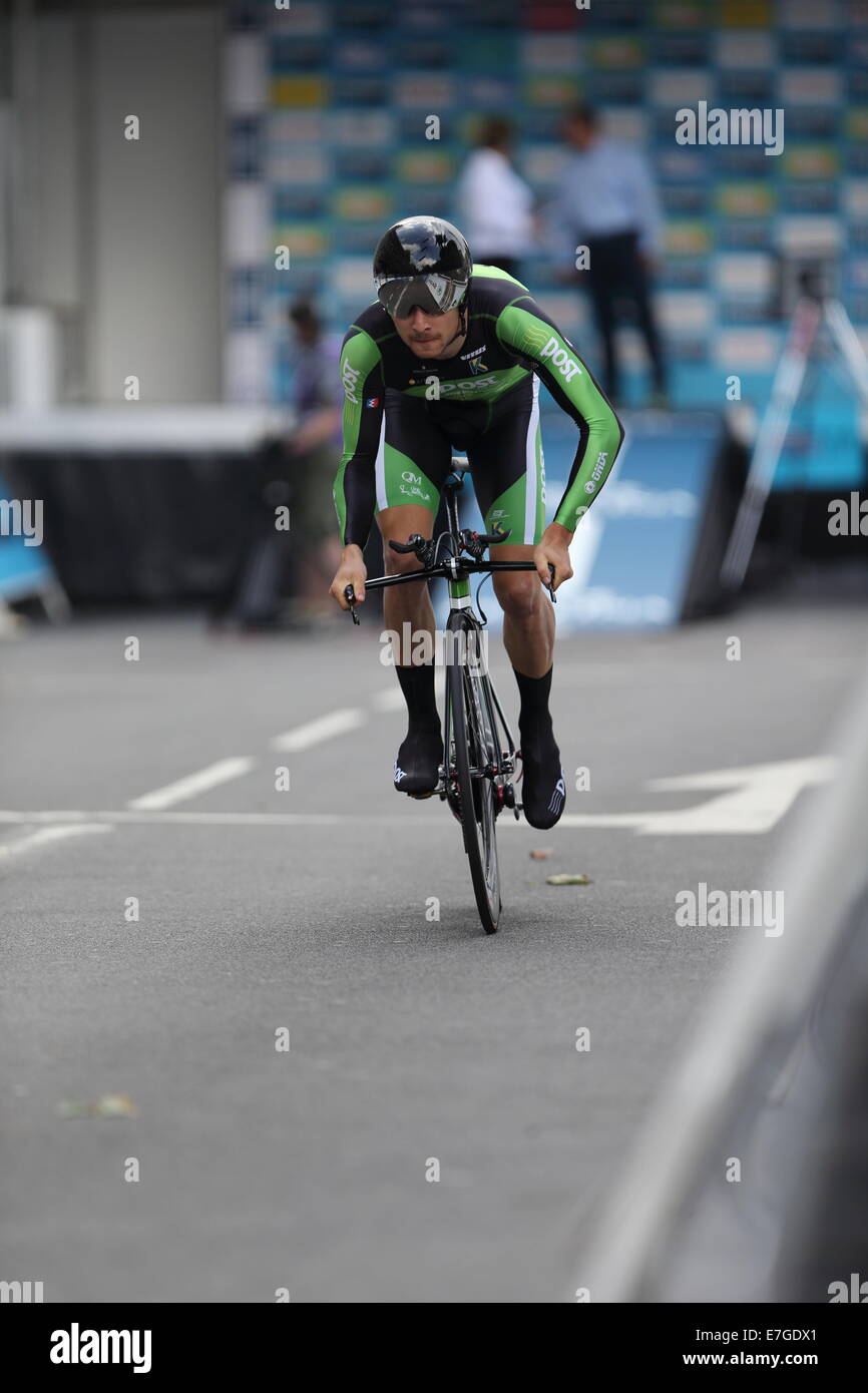 2014 Tour of Britain London Stage 8a Individual Time Trial start ramp ...