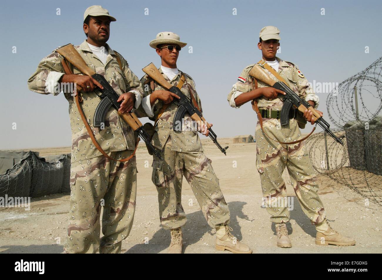 Checkpoint new iraqi army on hi-res stock photography and images - Alamy