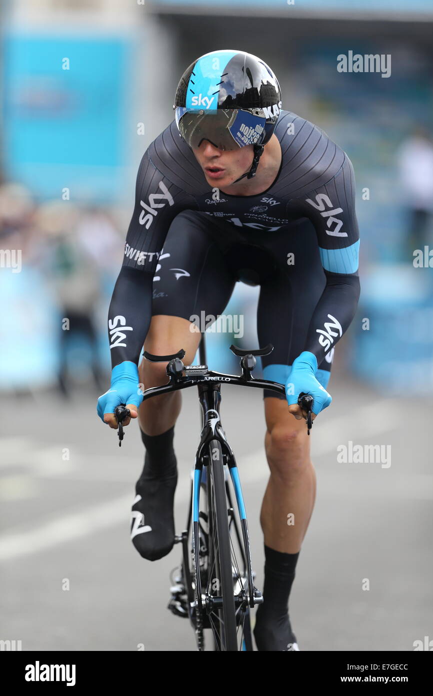 2014 Tour of Britain London Stage 8a Individual Time Trial start ramp ...
