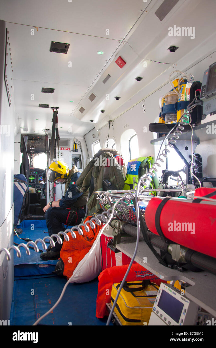 Irish Coast Guard IRCG Garda Cósta na hÉireann Sikorsky helicopter ...