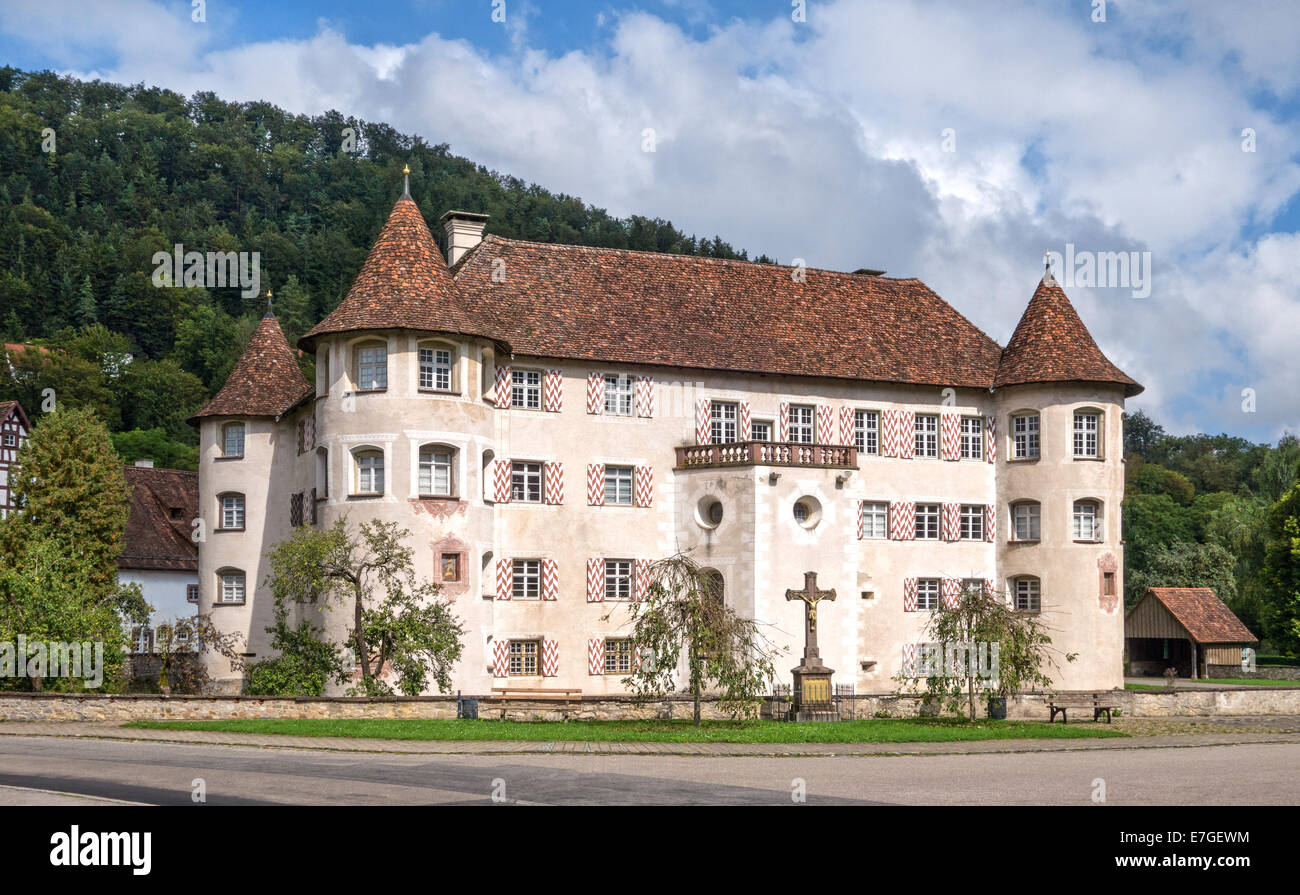 Moated castle hi-res stock photography and images - Alamy