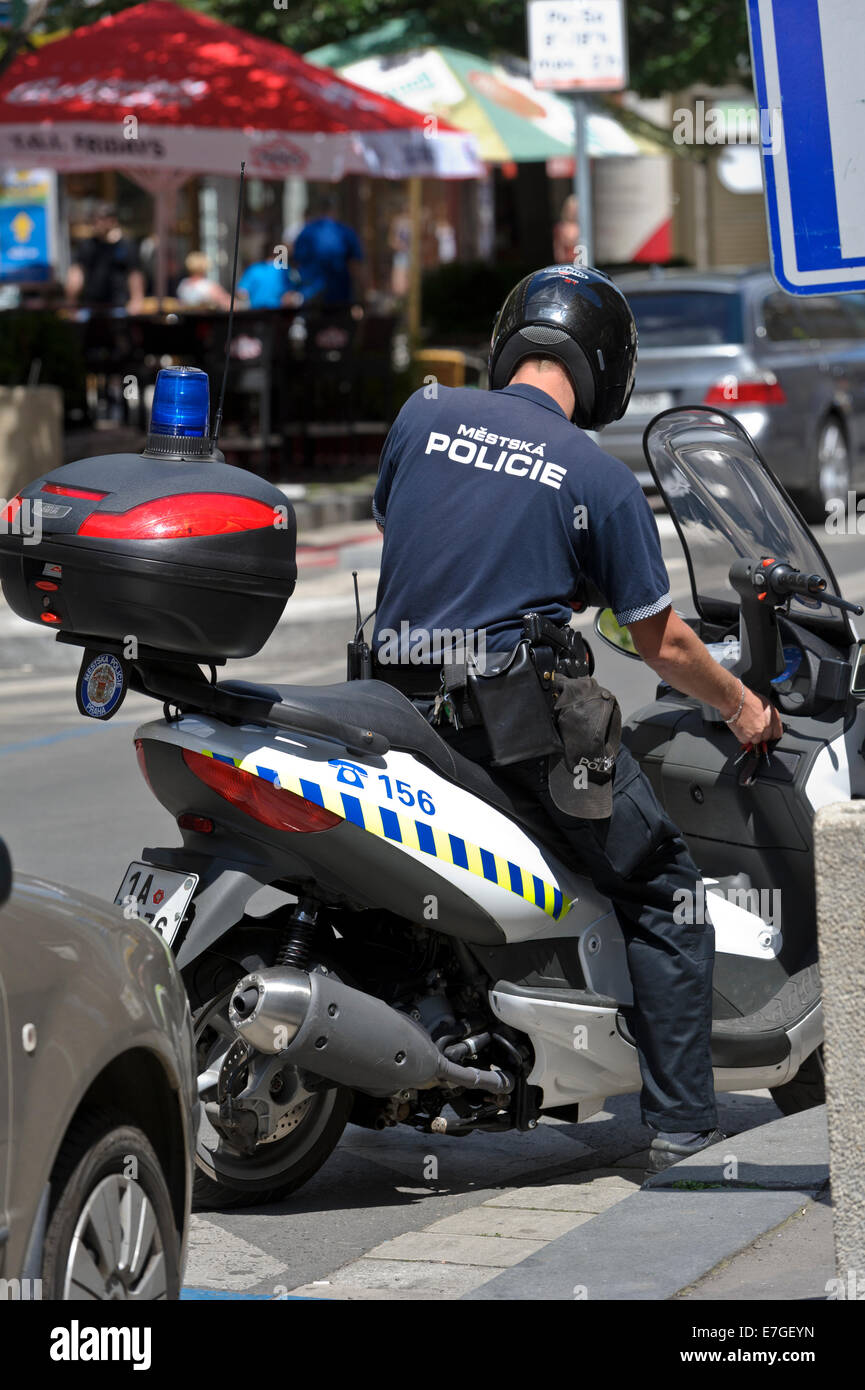 Motorcycle police bike transport hi-res stock photography and images ...