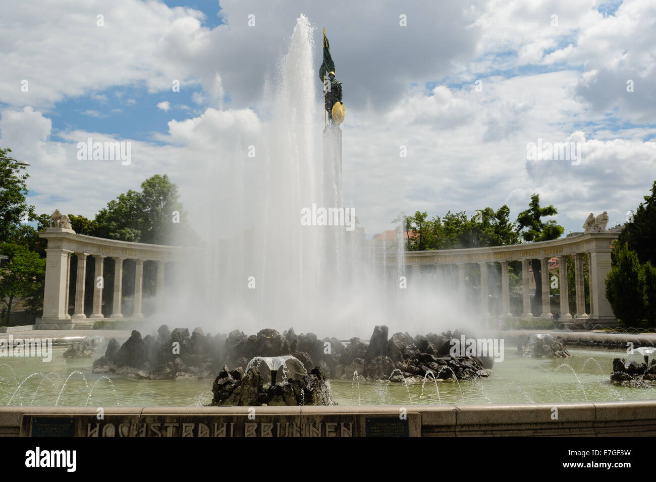 Soviet War memorial Vienna Stock Photo - Alamy